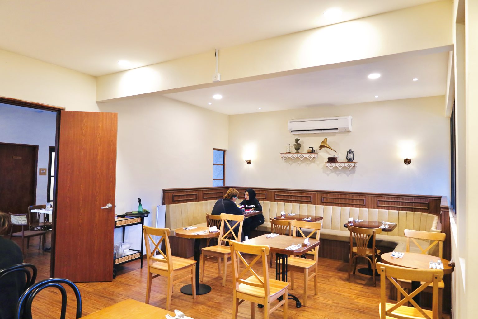 Nimmies Pastry Cafe: Insta-Worthy Spot In Johor Bahru With Incredible ...