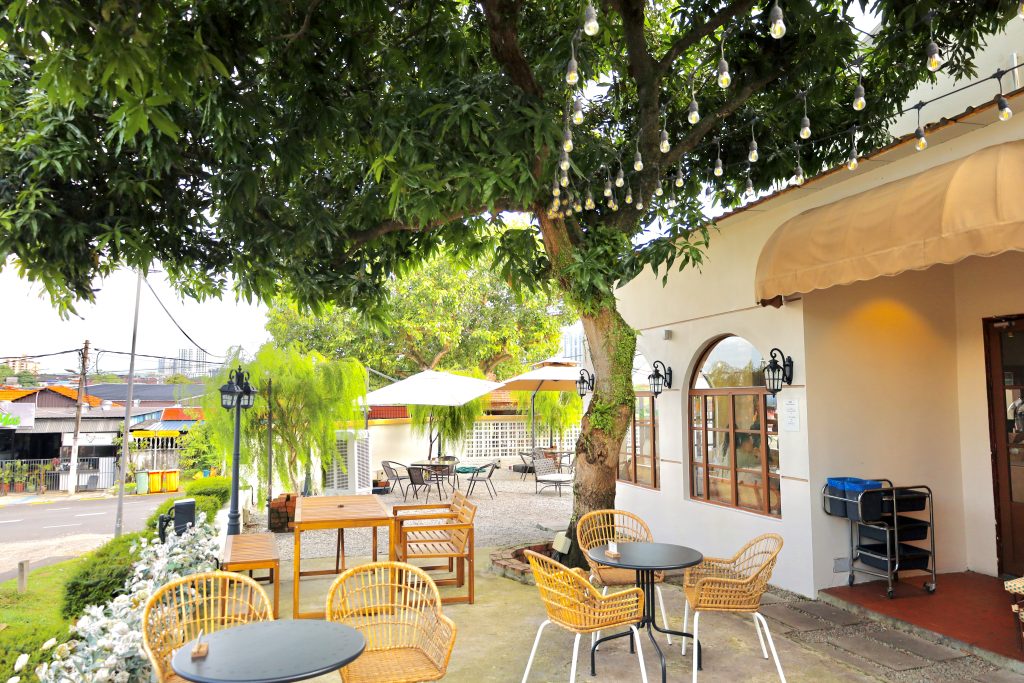 Nimmies Pastry Cafe: Insta-Worthy Spot In Johor Bahru With Incredible ...